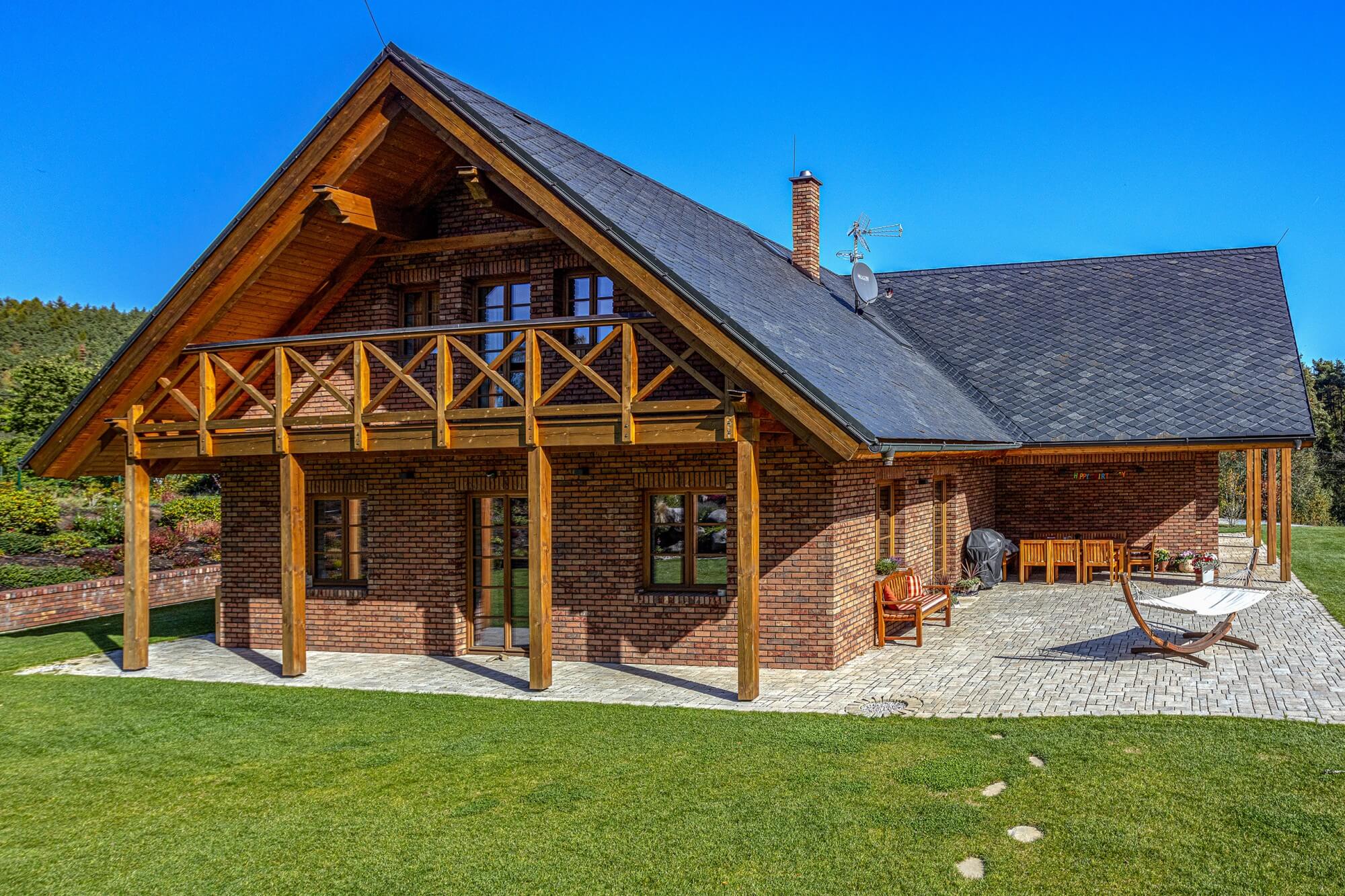 Fasády rodinných domů inspirace - LícovéZdivo.cz